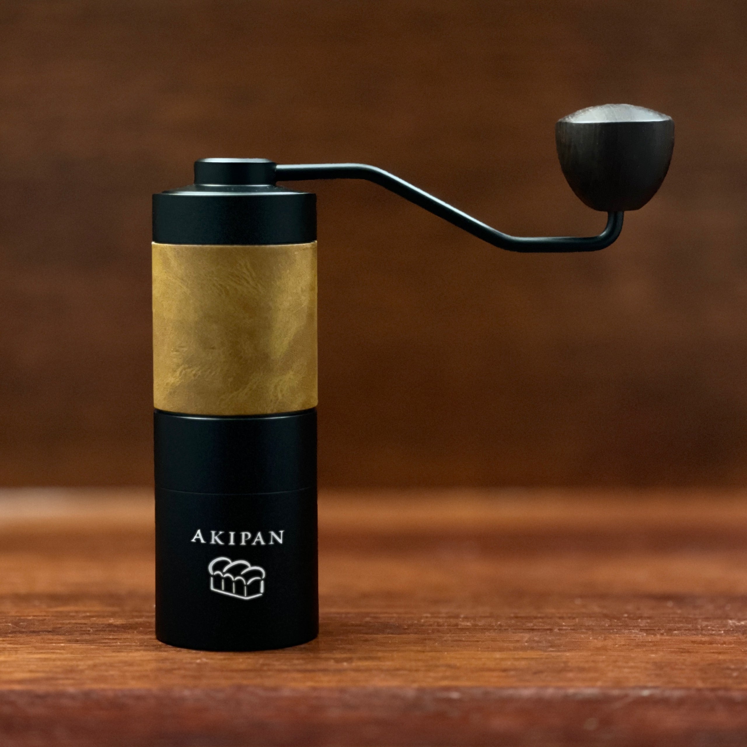 KUROMAME Grinder | AKIPAN - Premium Japanese Shokupan